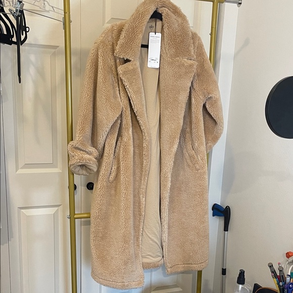 ALO Yoga | Jackets & Coats | Alo Yoga Plush Tan Teddy Jacket | Poshmark